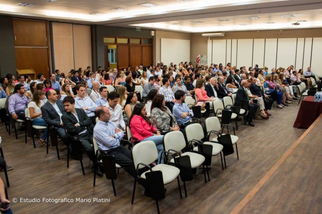 Estudiantes y graduados de los Posgrados de la FCE recibieron su diploma