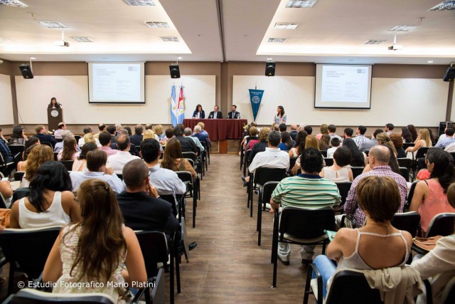 Estudiantes y graduados de los Posgrados de la FCE recibieron su diploma