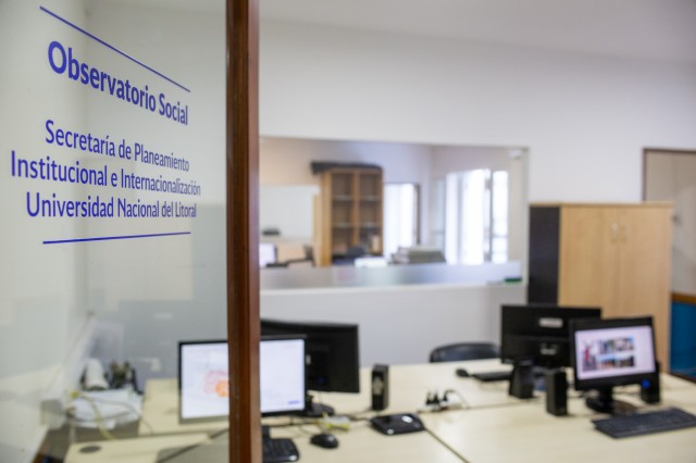 UNL inauguró en FCE el nuevo espacio de su Observatorio Social