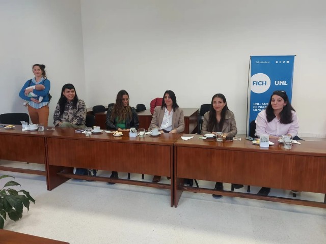 La FICH fue sede de un encuentro con becarias STEM